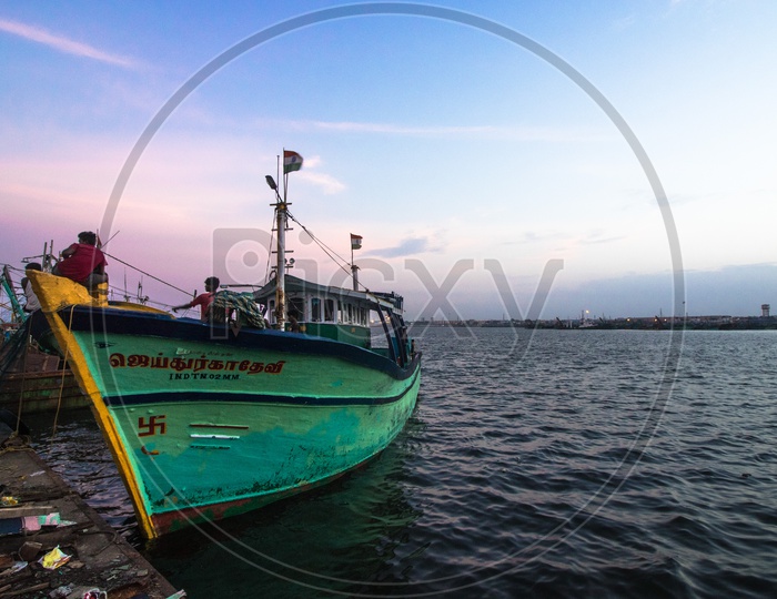 Image of Kasimedu Fishing Harbour, Chennai-DZ060432-Picxy