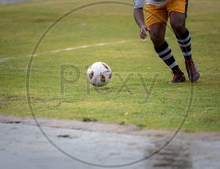 Image of football game-IN927083-Picxy