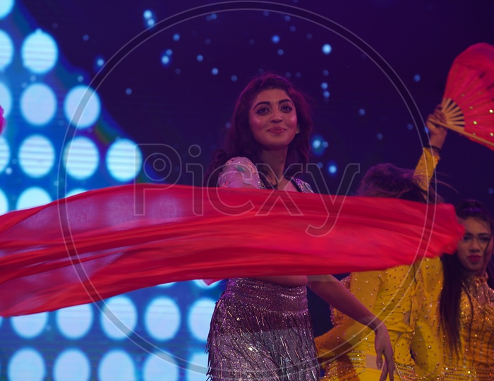 Image of Pranitha Subhash Dance Performance in Social Media Summit ...