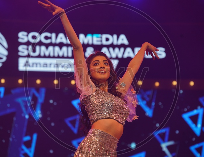 Image of Pranitha Subhash Dance Performance in Social Media Summit ...