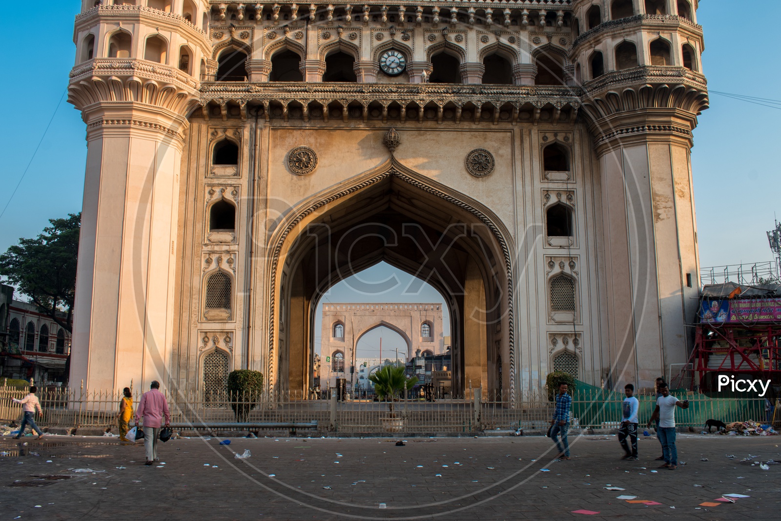 Image of VIEW OF GULZAR HOUSE THROUGH CHARMINAR-TC345270-Picxy