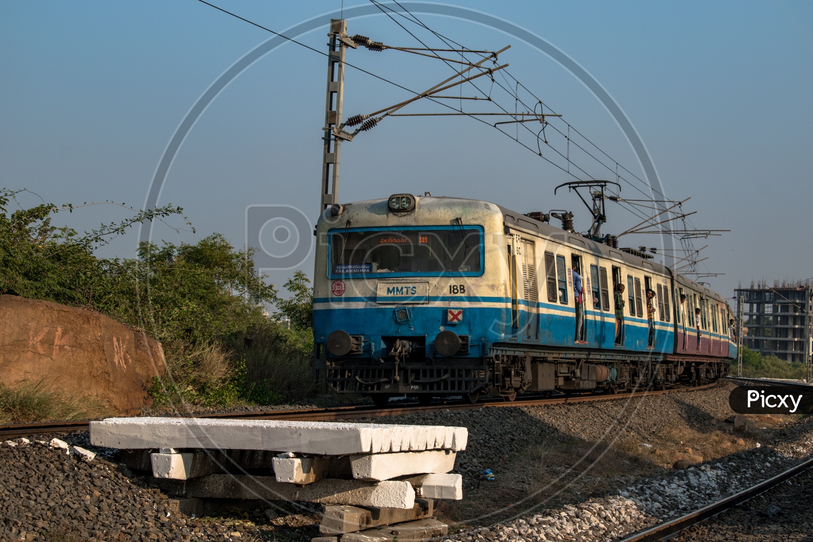 Image of HYDERABAD MMTS TRAIN - INDIAN RAILWAYS-BD455335-Picxy