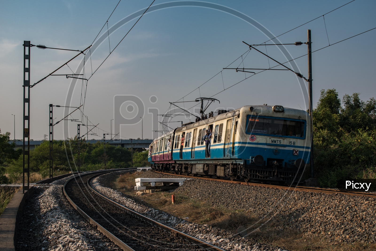 Image of HYDERABAD MMTS TRAIN - INDIAN RAILWAYS-XM963574-Picxy