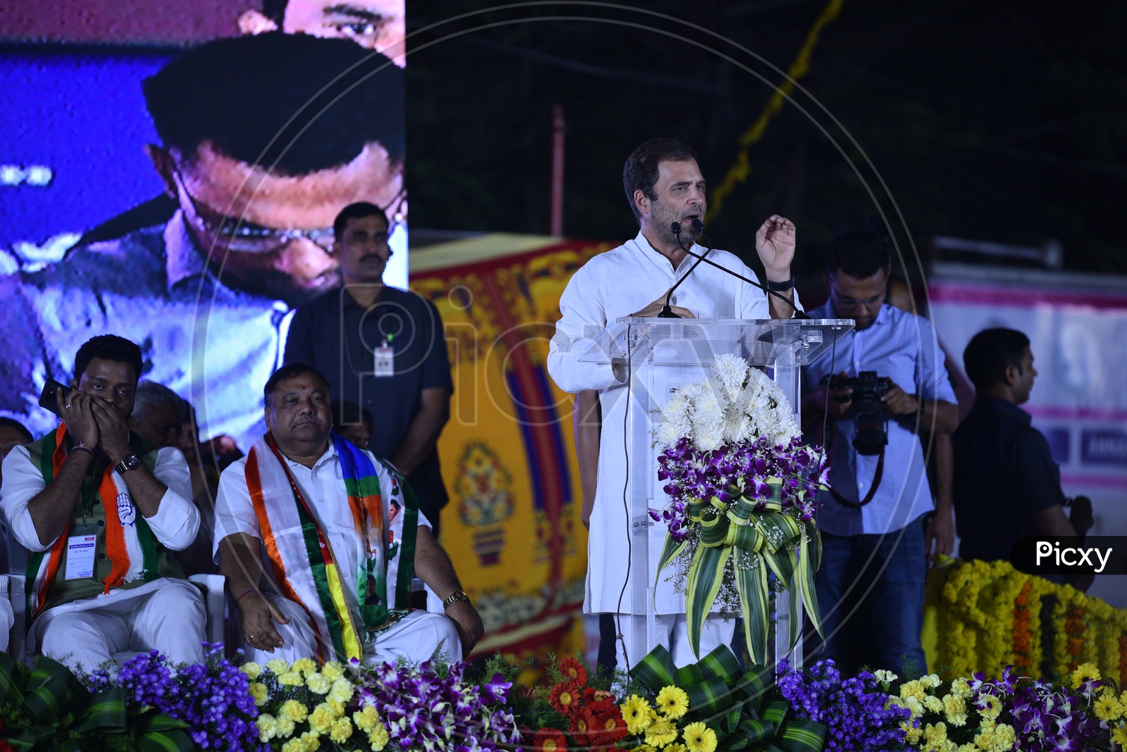 Image of Congress President Rahul Gandhi addressing Public at TDP Party ...