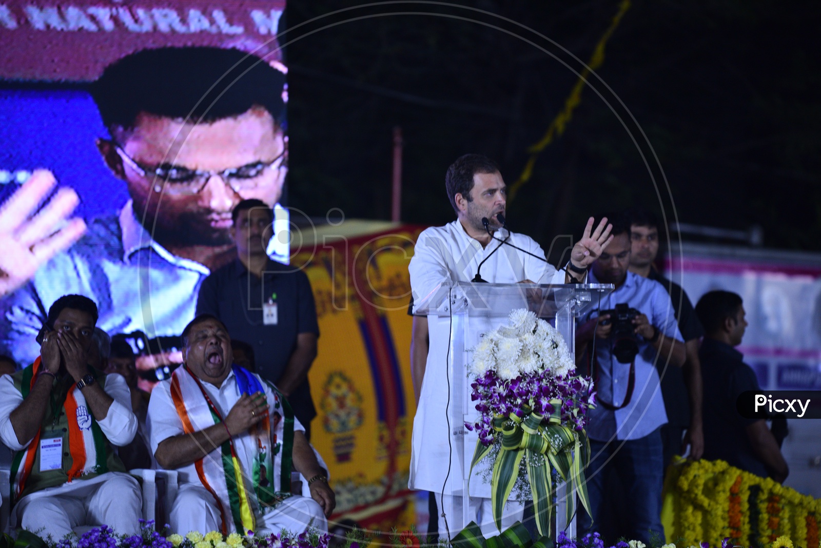 Image of Congress President Rahul Gandhi addressing Public at TDP Party ...
