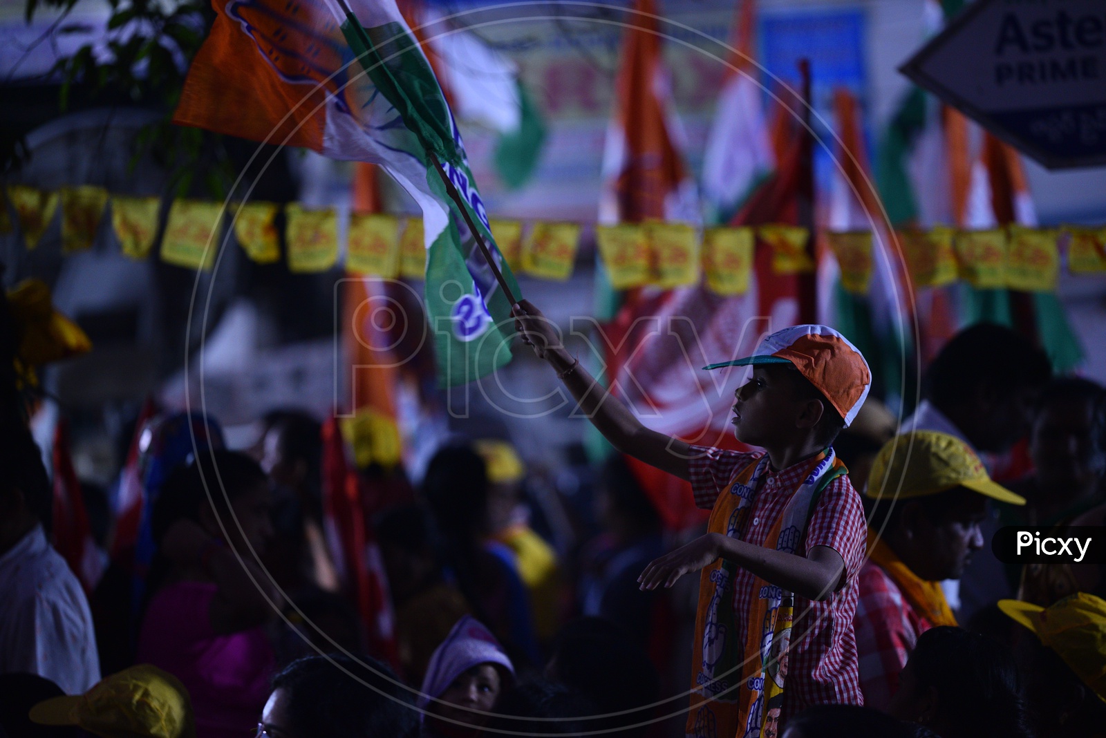 Image of Public at Congress/CPI/TDP/TJP Party meeting in Ameerpet for ...
