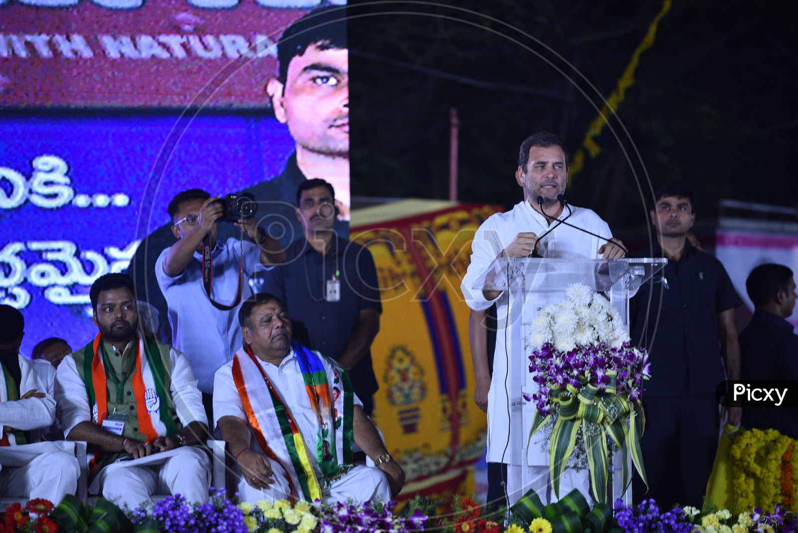 Image of Congress President Rahul Gandhi addressing Public at TDP Party ...