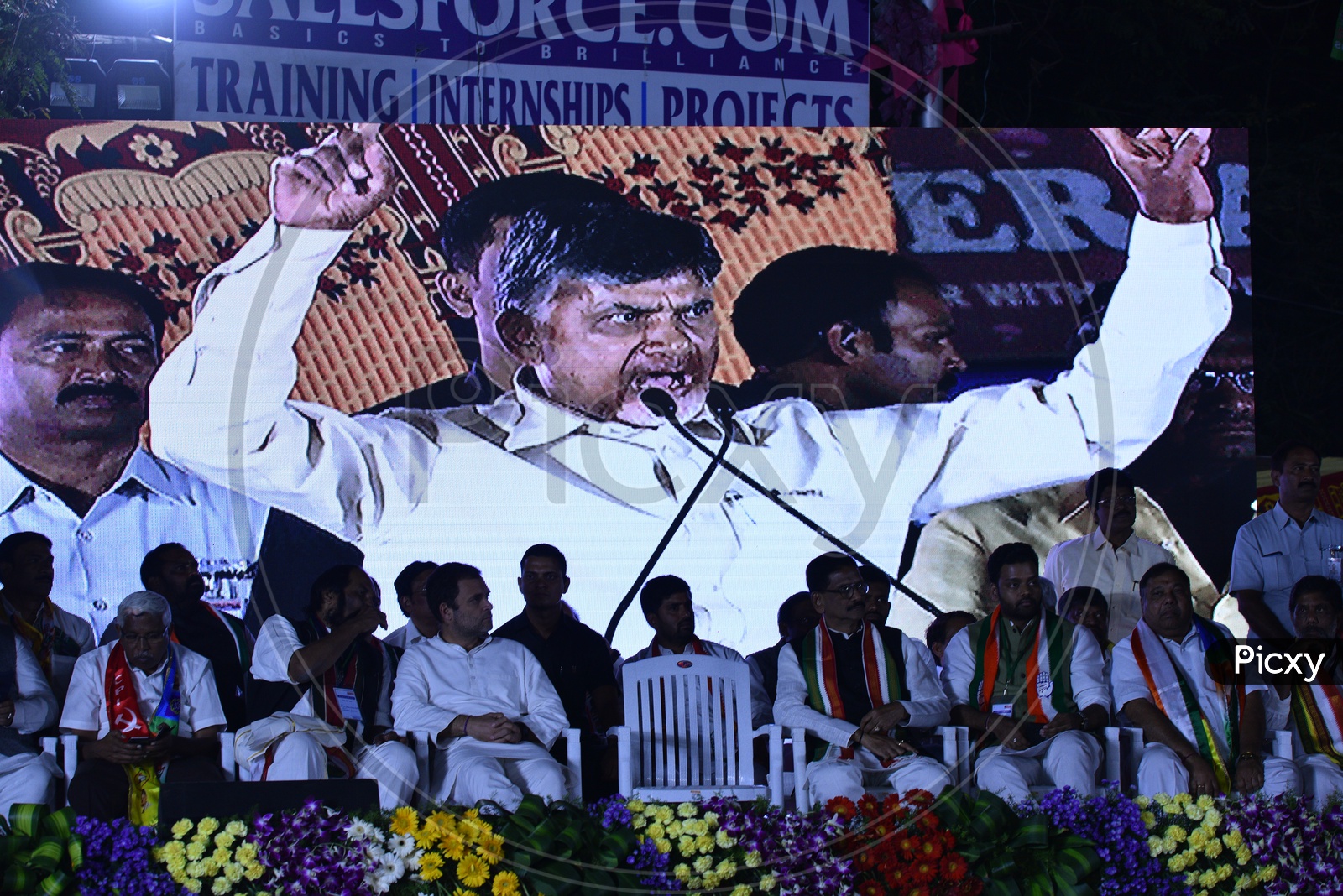 Image of Chief Minister Chandrababu Naidu addressing Public at TDP ...
