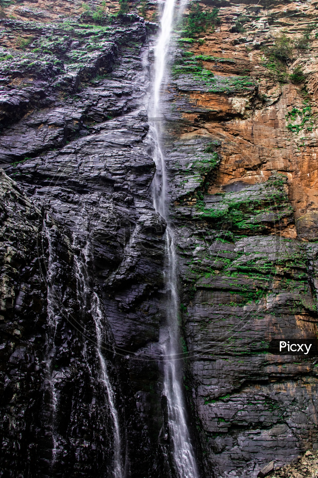 Image of Muthyam Dhara Water Falls / Water Falls In Telangana / Water ...