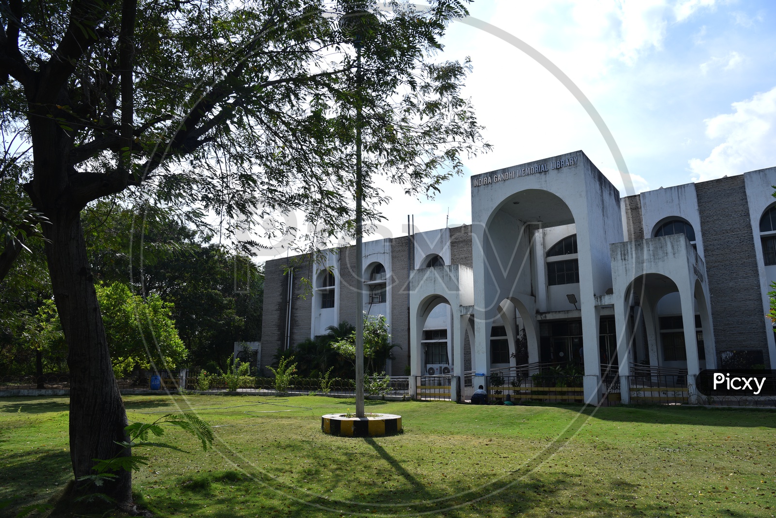 Image of Indira Gandhi memorial Library,UoH, HCU-QB423602-Picxy