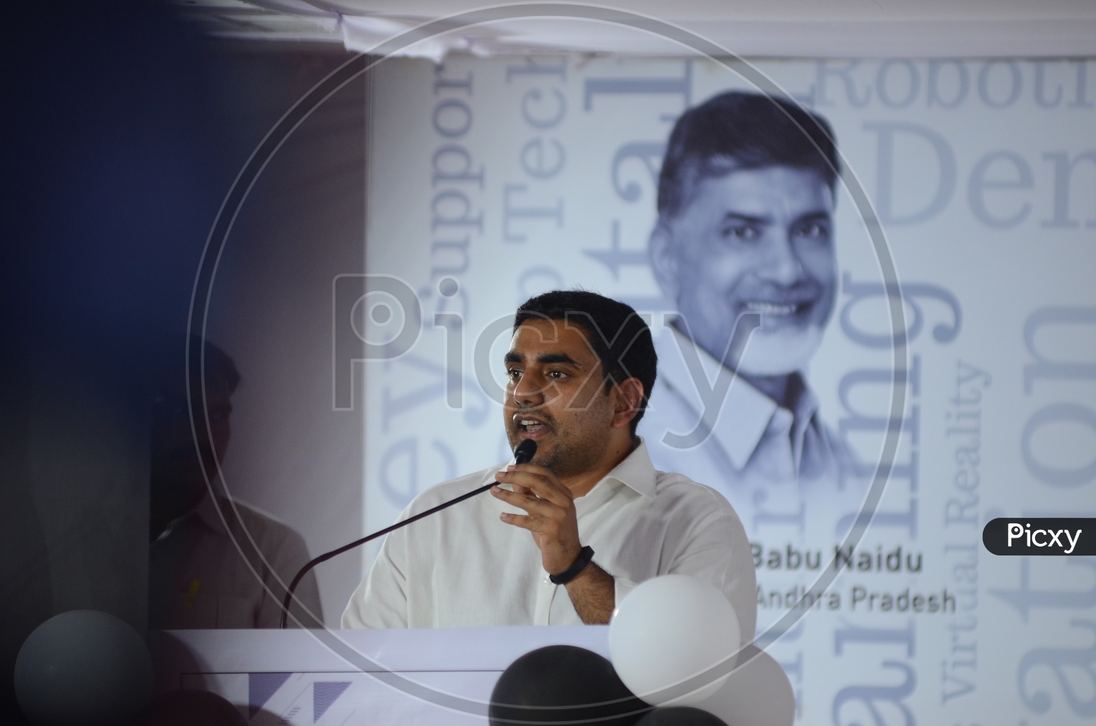 Image of IT Minister Nara Lokesh at Sedibus launching ceremony-ZG007727-Picxy