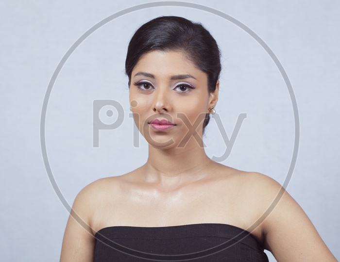 Image of Indian Female/Woman Model with pearl earrings/ear rings ...