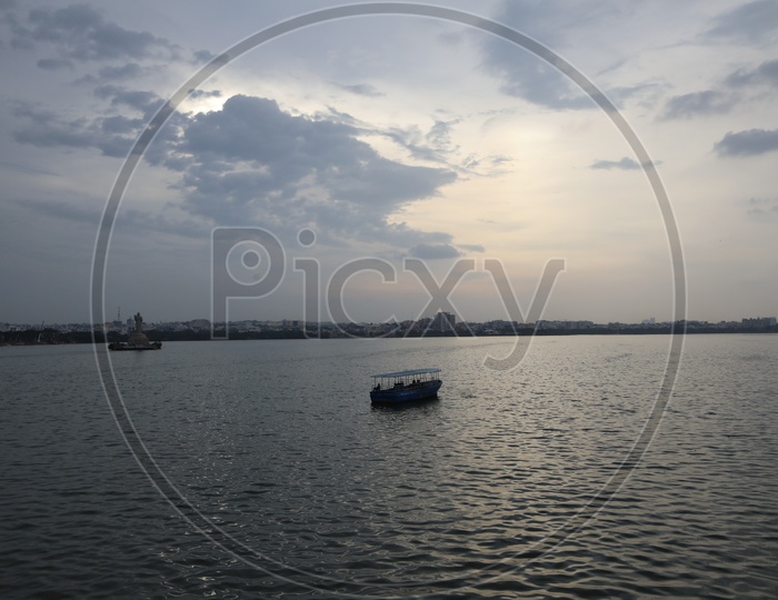 Image of Boat ride in Tank Bund Hyderabad-UB018474-Picxy