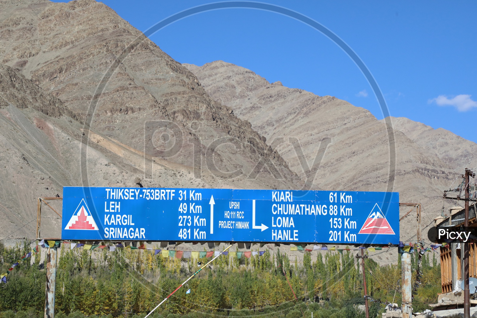 Image of Sign Boards Of Roads in Leh-CC343456-Picxy