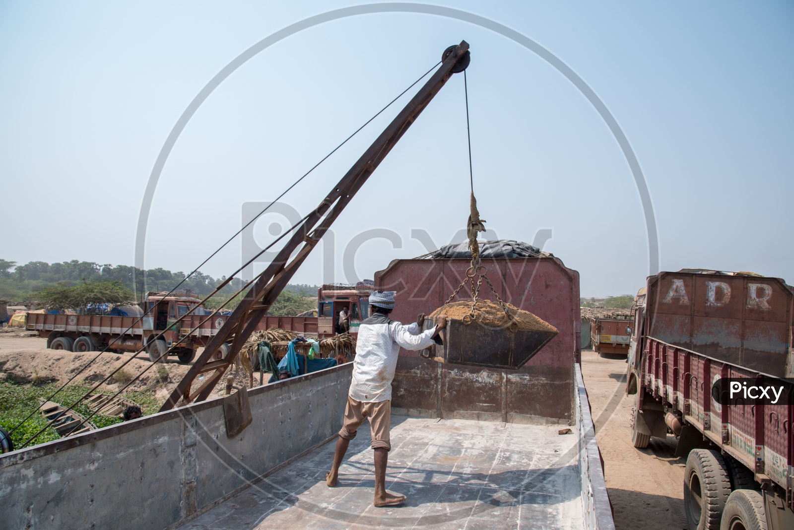 Image of Loading Sand into Lorry-TW893162-Picxy