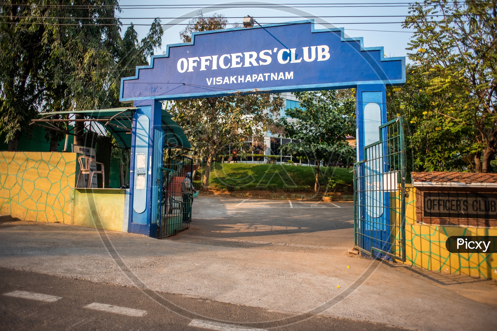 Image of officers club-WM121062-Picxy