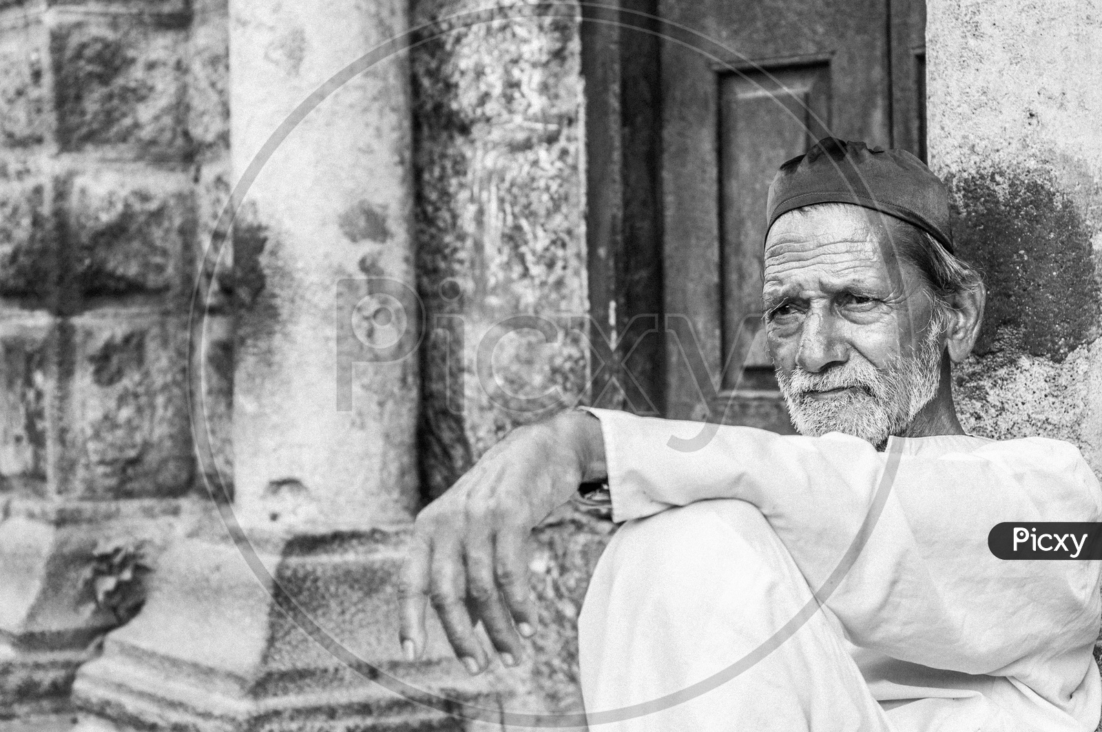 Image of Old Muslim Man on the Streets of Hyderabad-SN086230-Picxy