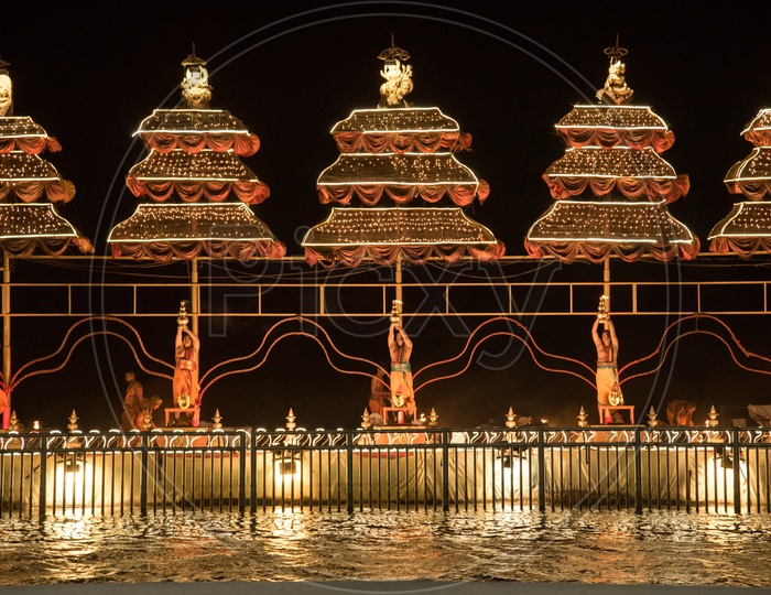 Image of Krishna Haarathi offerings.-DM895680-Picxy