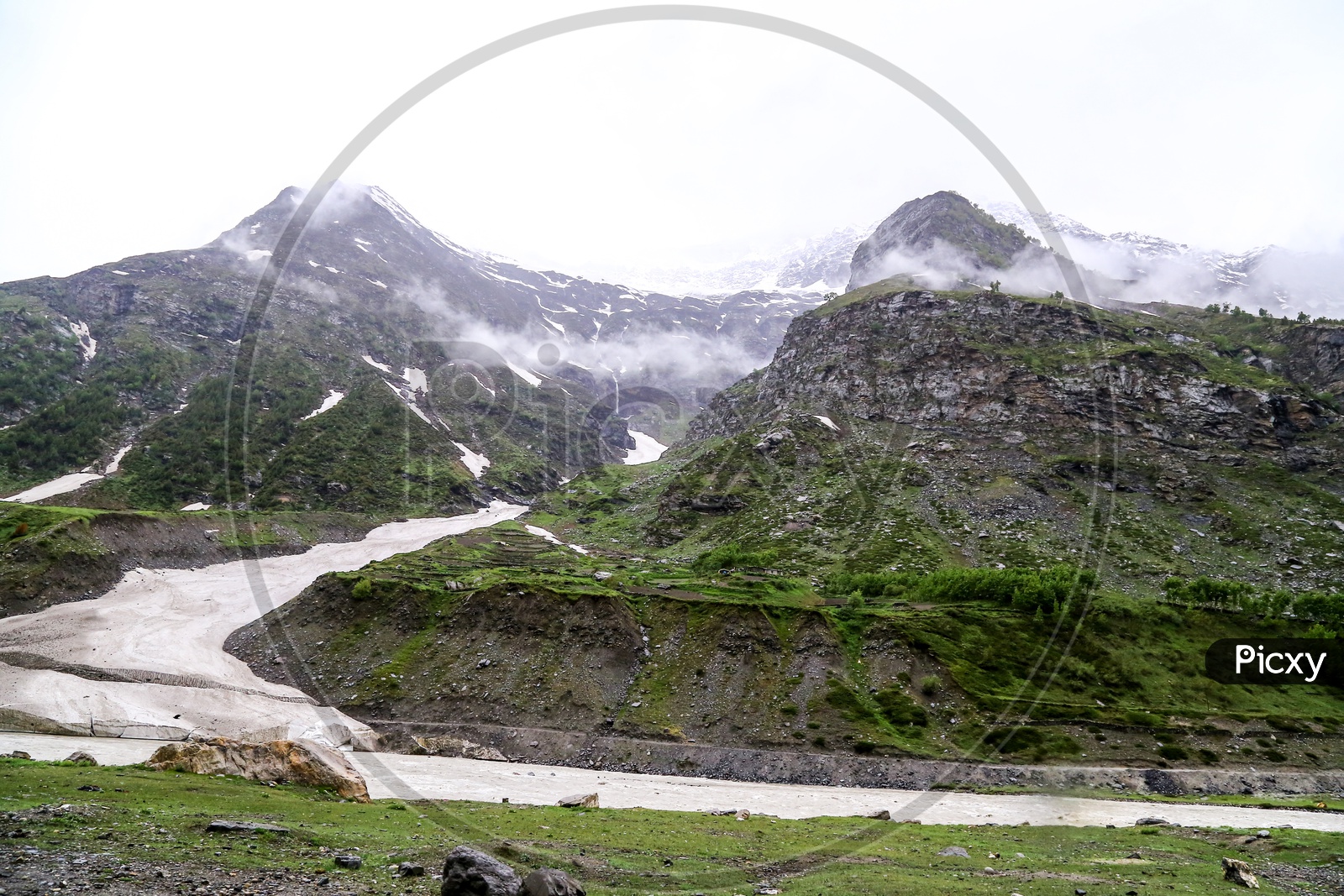 Image of On the way to Rohtang Pass-QB187957-Picxy