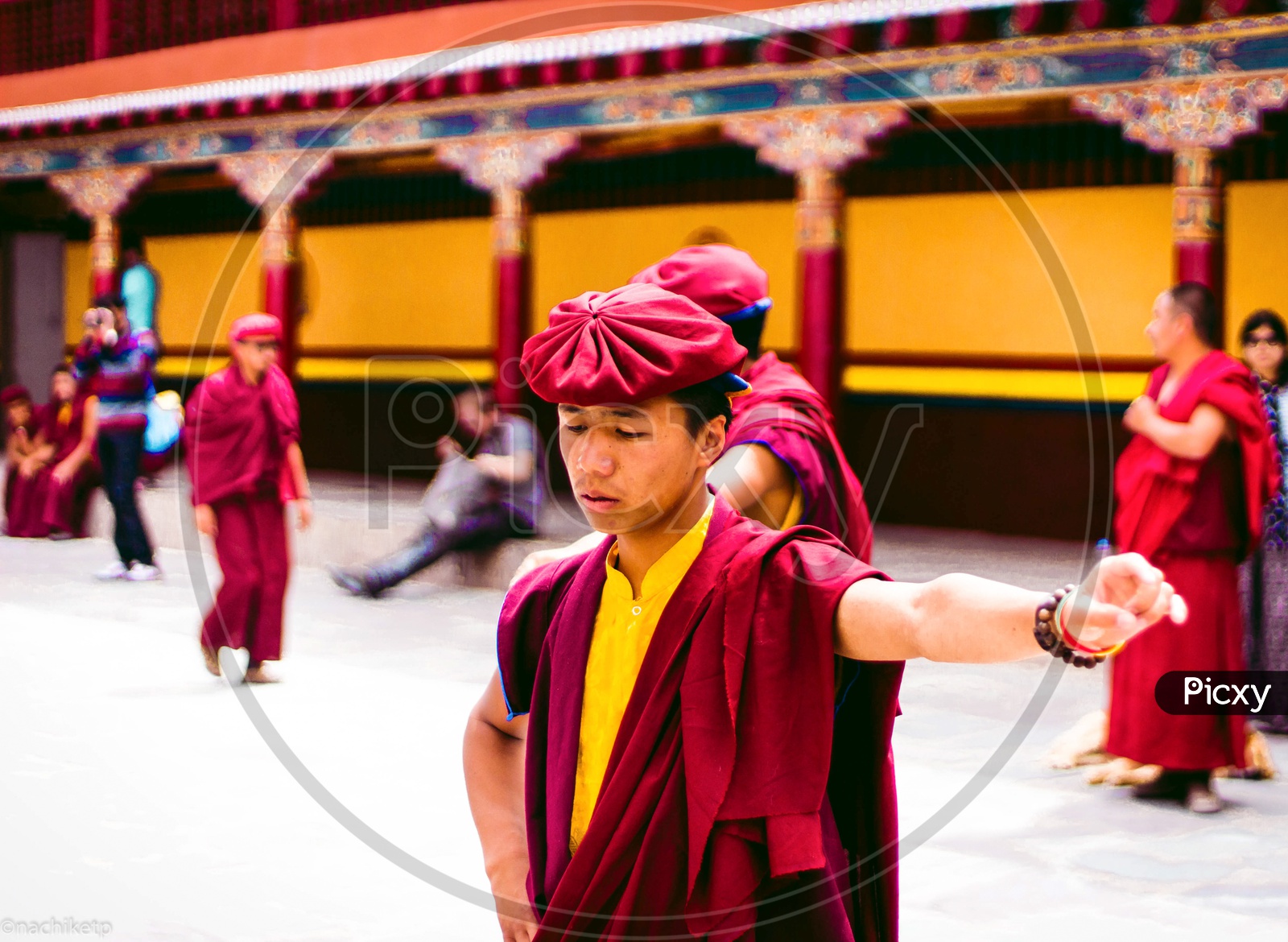 Image of Buddha dance-AV443678-Picxy