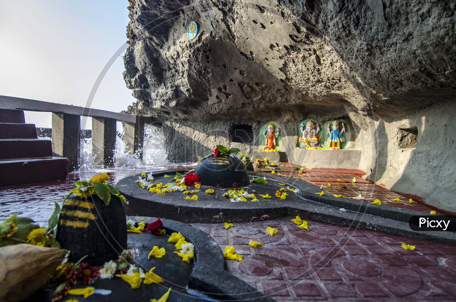 Image of Gangeshwar Mahadev Temple, Diu-JS150594-Picxy