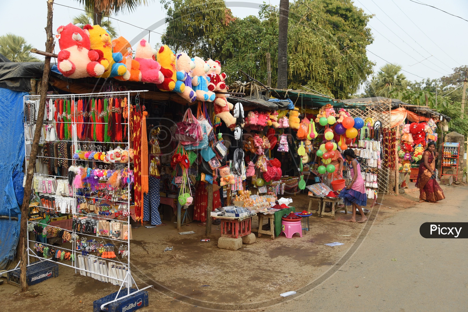 Image of Shops at Ramappa Temple-QR947200-Picxy