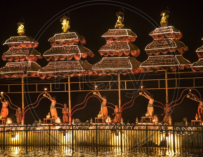 Image of Krishna Haarathi offerings.-NM063070-Picxy