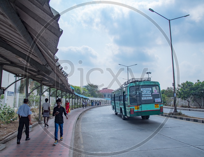 Image of CMBT Bus Stand,Chennai.-CB298306-Picxy