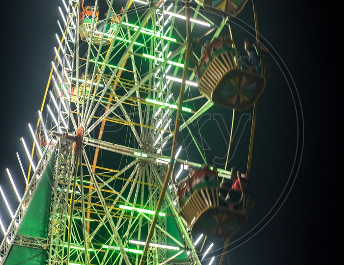 Image of giant wheel-ZO469908-Picxy