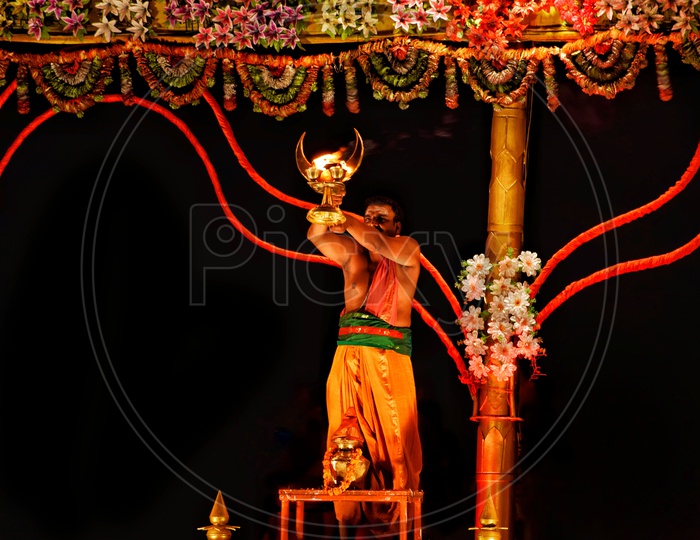 Image of om krishna harathi-OP228624-Picxy