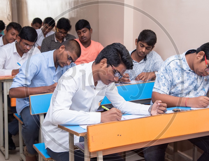 Image of Students Taking Examination In a Exam Hall-JN216167-Picxy