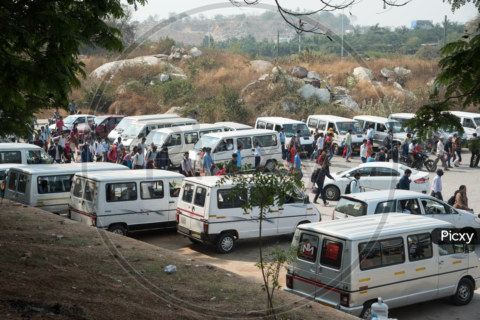 Image of Company operated Cab service for ITES Employees-MA172138-Picxy