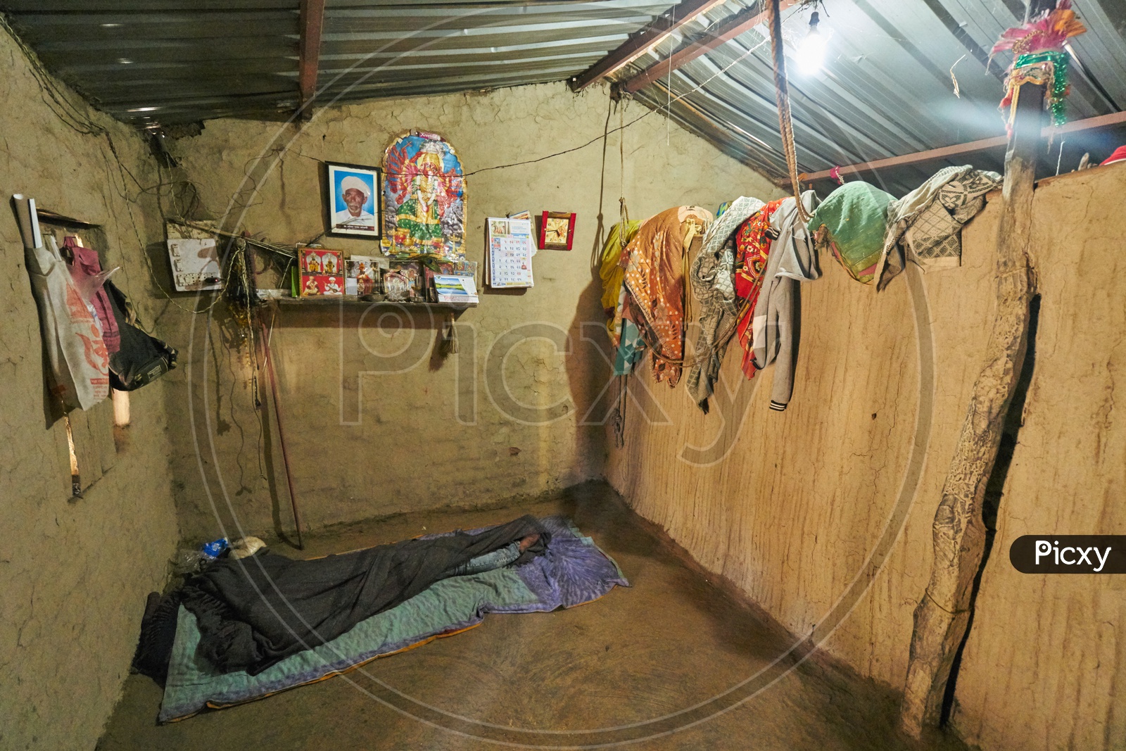 Image of A poor family home in Maharastra-KG937378-Picxy