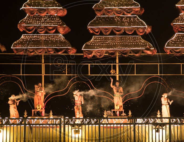 Image of Haarathi offerings.-NH829774-Picxy