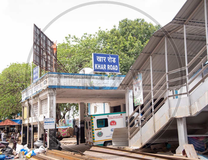 Image of Khar Road Railway Station-VC441803-Picxy