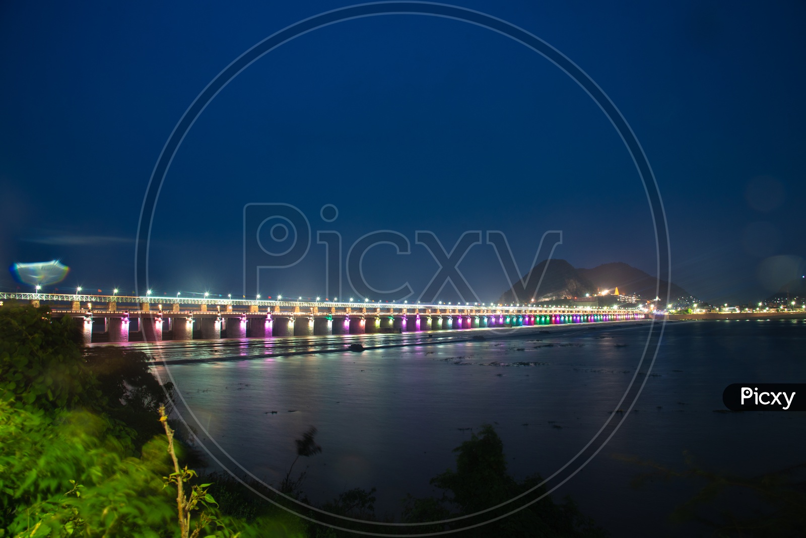 Image of Prakasam Barrage and Durga Temple, VIjayawada-RX932415-Picxy