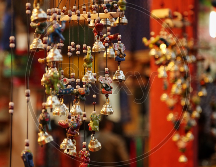 Image of Art and Craft shopping in Delhi-NW252912-Picxy