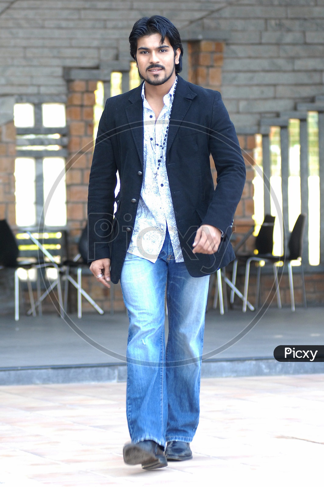Image of Tollywood Actor Ram Charan-ZC104379-Picxy