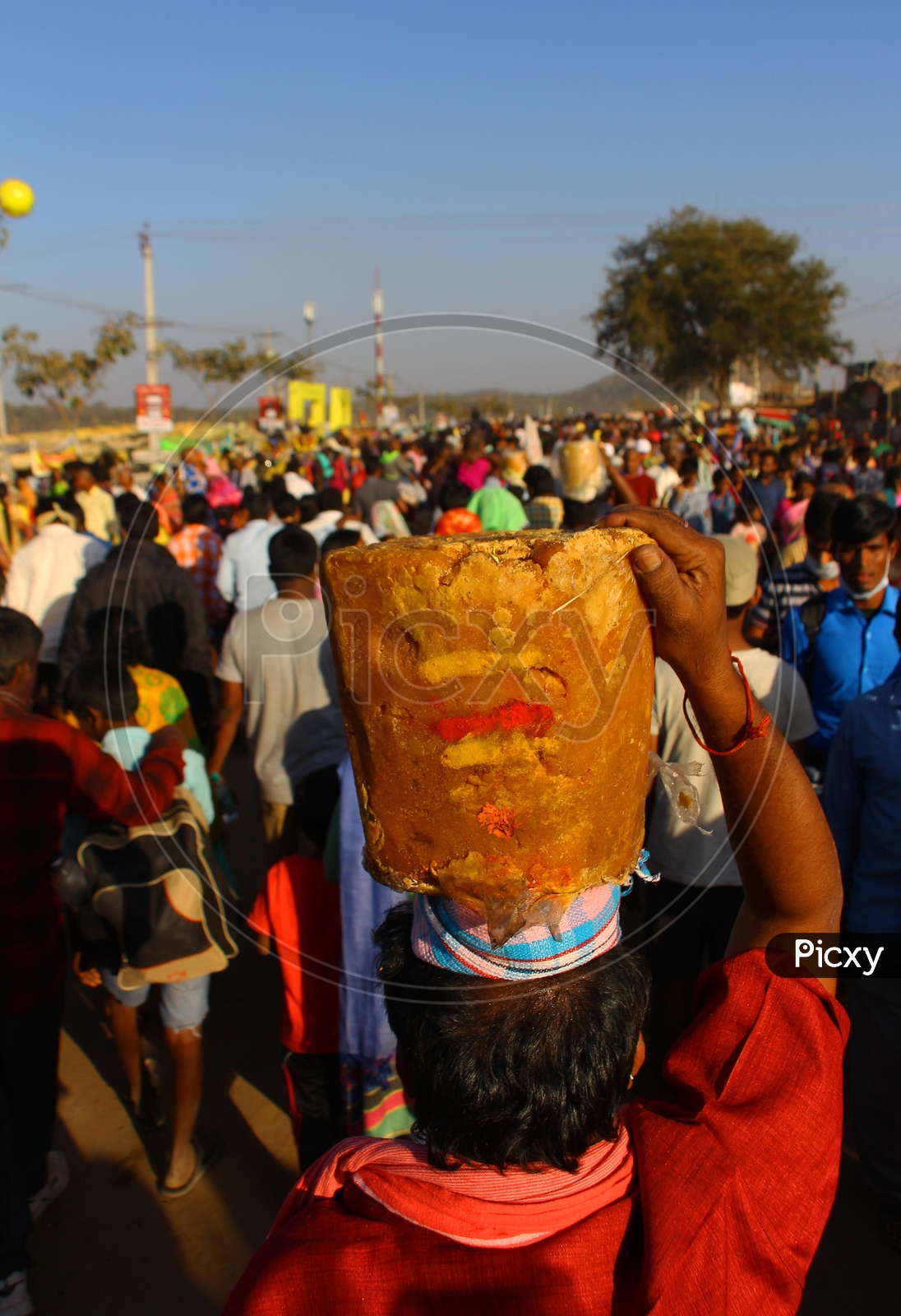 Image of Devotees at Sammakka Saralamma Jatara or Medaram Jatara ...