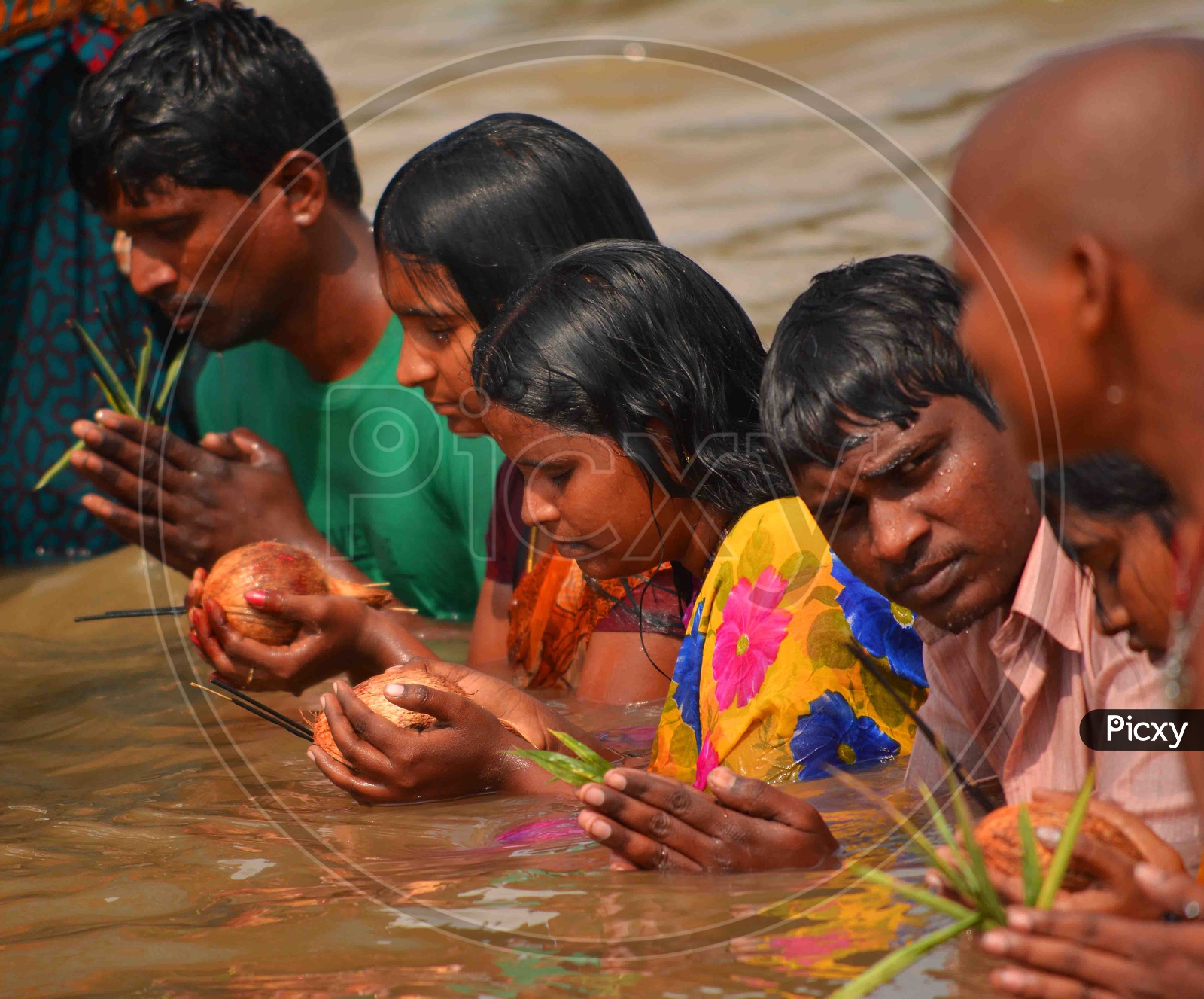 Image of Devotees at Sammakka Saralamma Jatara or Medaram Jatara ...