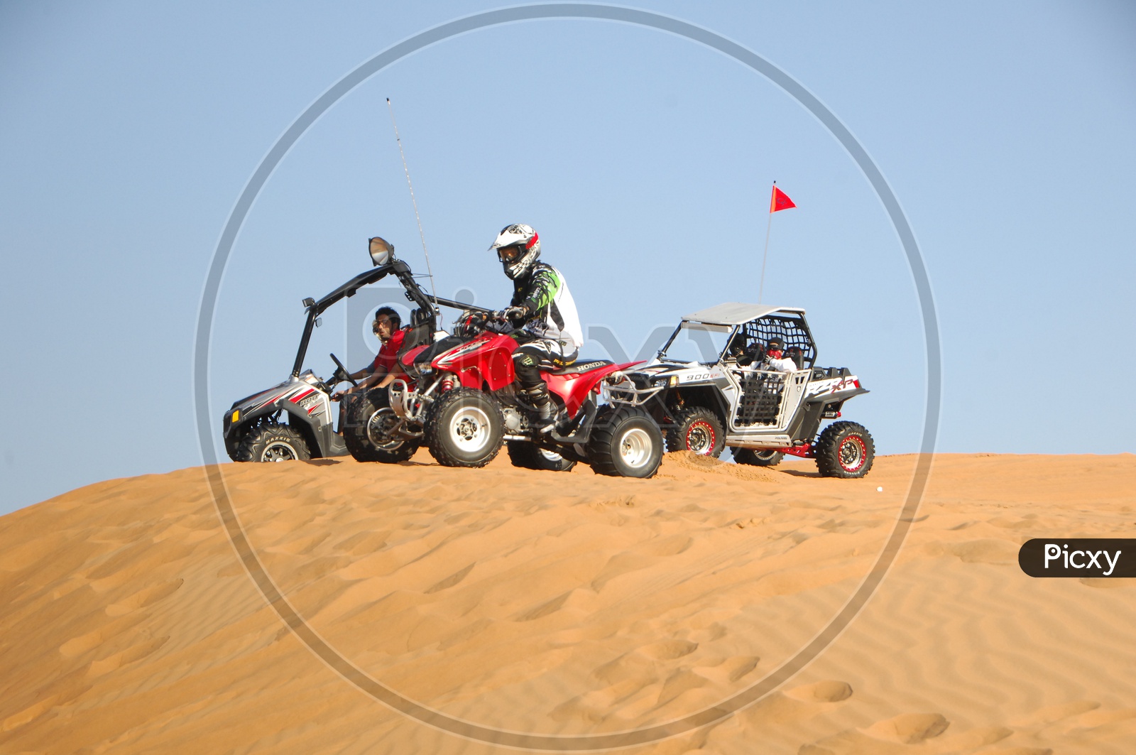 Image of Dune buggy driving in the Desert of Dubai-AN579511-Picxy