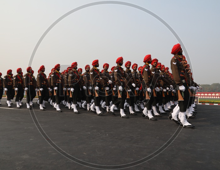 Image of Indian Army Soldiers Marching on Army Day Parade-MQ637578-Picxy