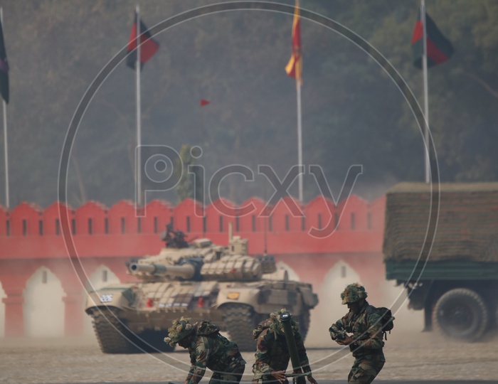 Image of Indian Army Soldiers Demonstrate Their Skills During Army Day ...