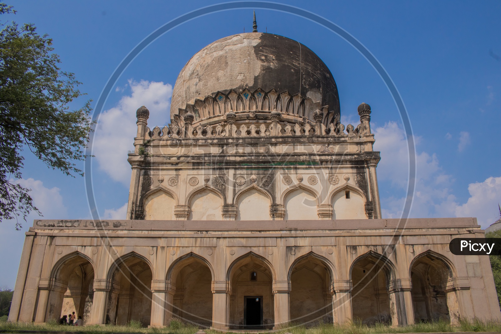 Image of The ancient tomb of Qutb Shahi in Hyderabad / Qutb Shahi Tombs ...