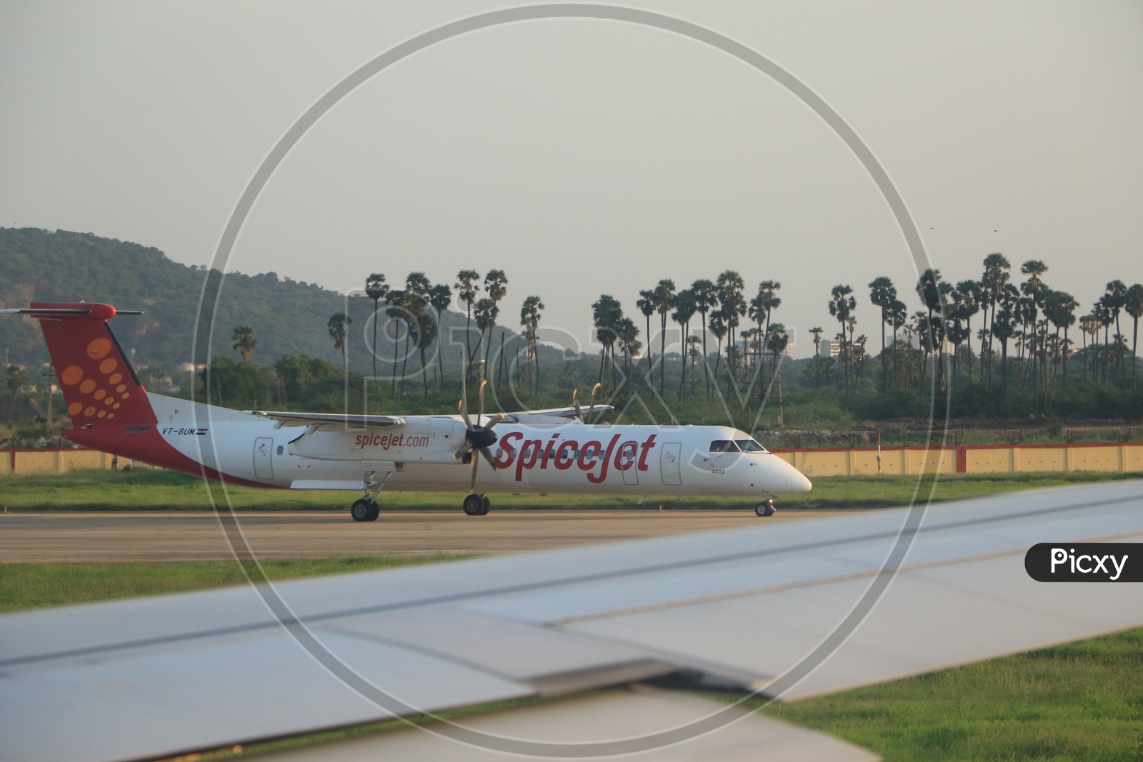 Image of Spice jet Airplane View at Port Blair Airport-WW450557-Picxy