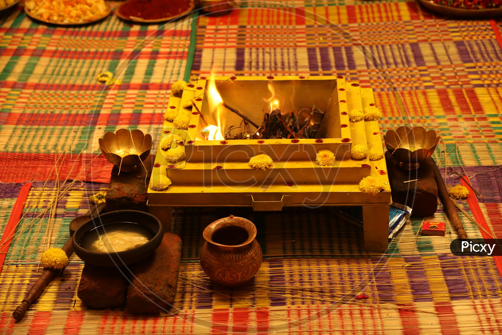 Image of Indian Hindu Homam / Puja in a Wedding-UD924971-Picxy