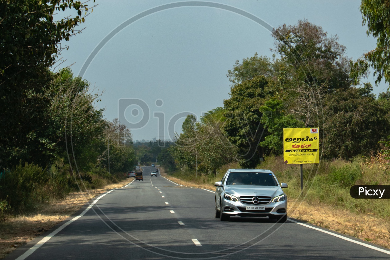 Image of A Car on The Roads Of karnataka-LE131635-Picxy