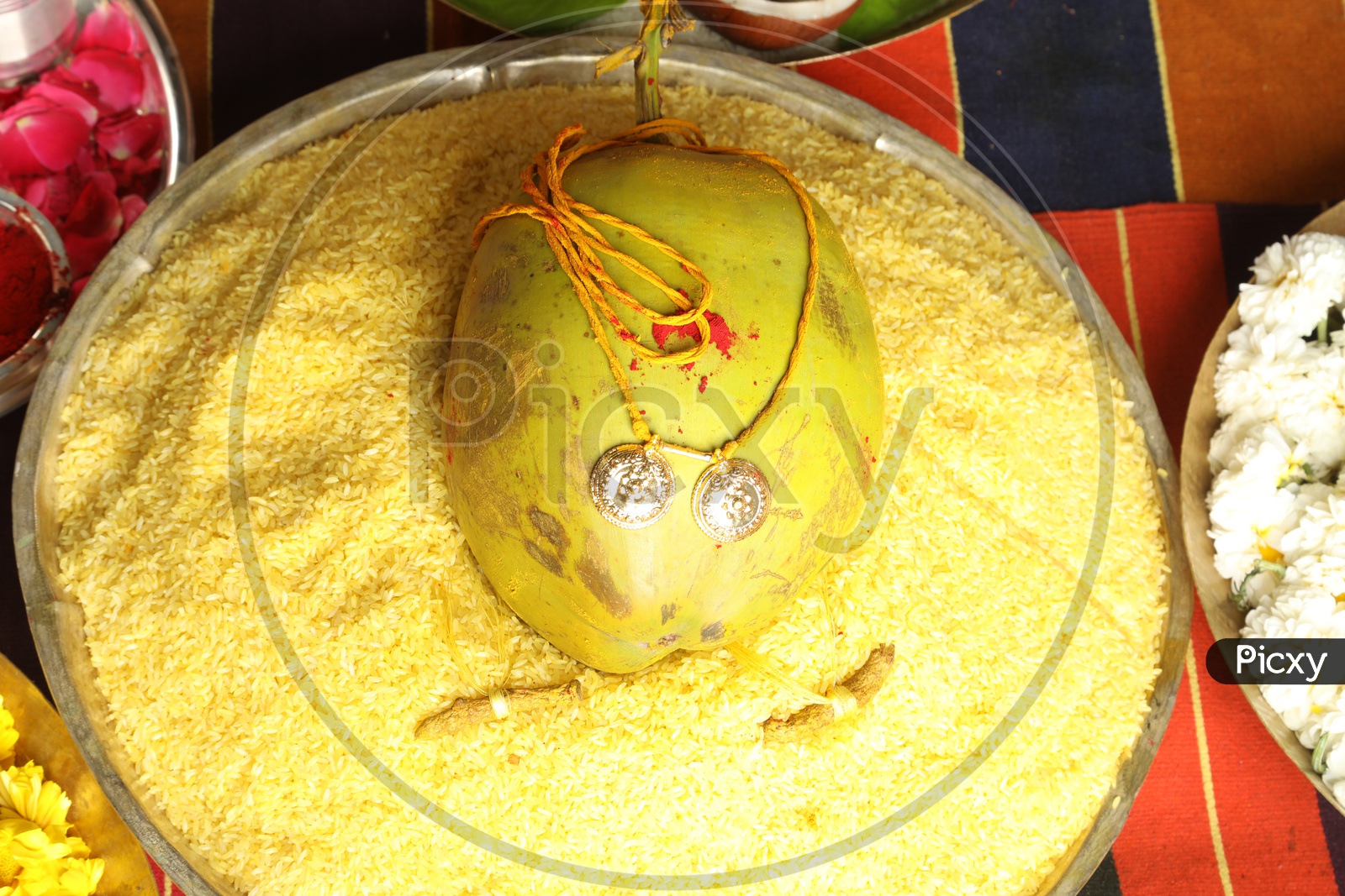 Image of Mangala Sutra / Mangala Sutram In South Indian Weddings ...