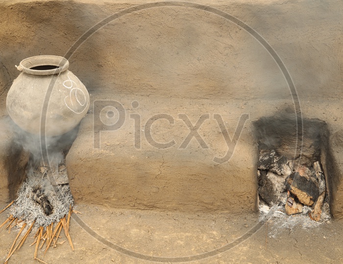 Image of Indian Traditional Cooking Stoves in Villages-KA328579-Picxy
