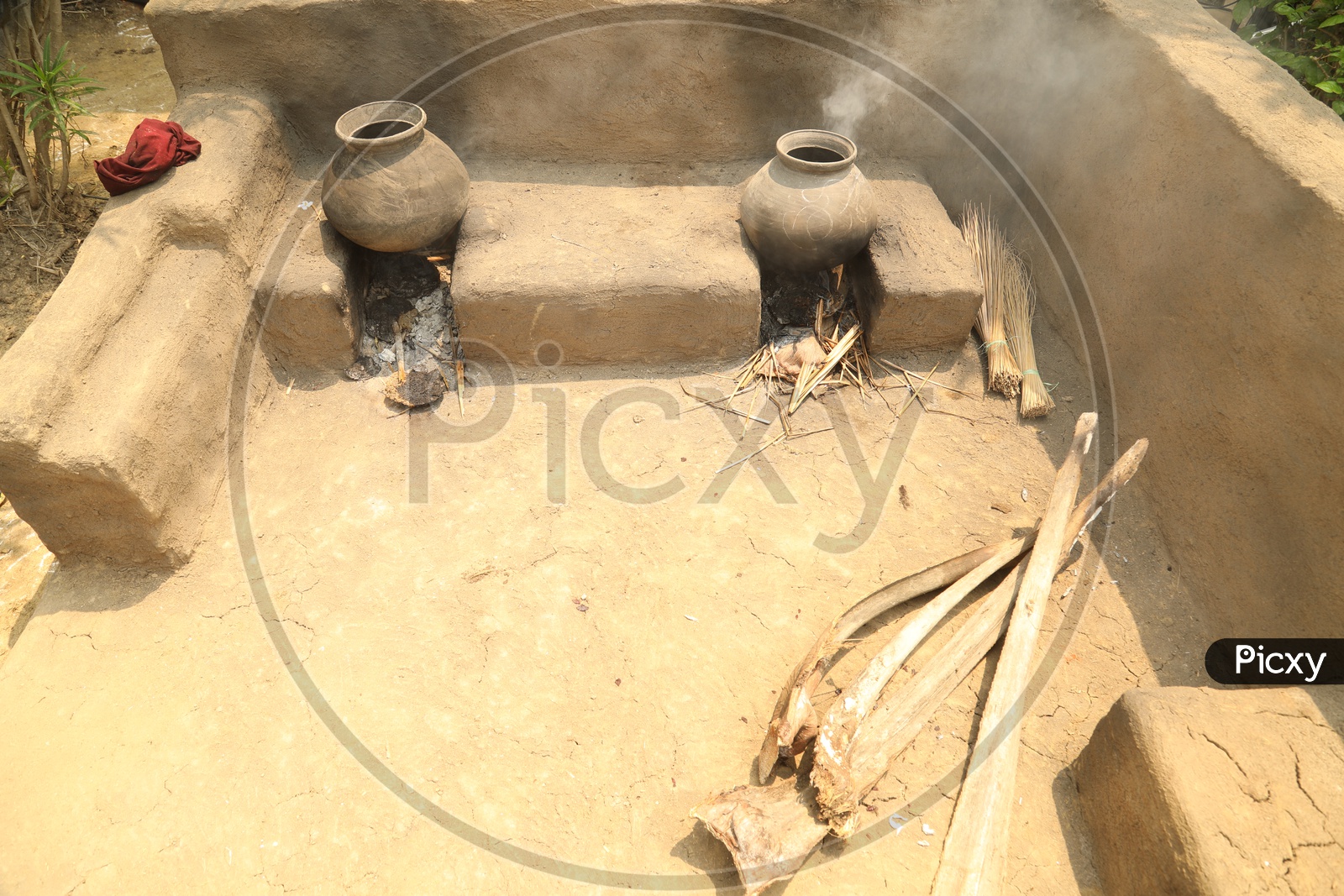 Image of Traditional Stoves In Rural Villages-GJ928626-Picxy